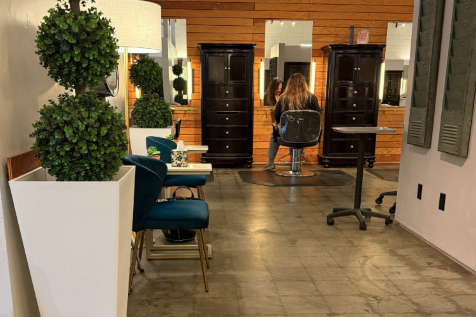 The Collage Salon: Read Reviews and Book Classes on ClassPass