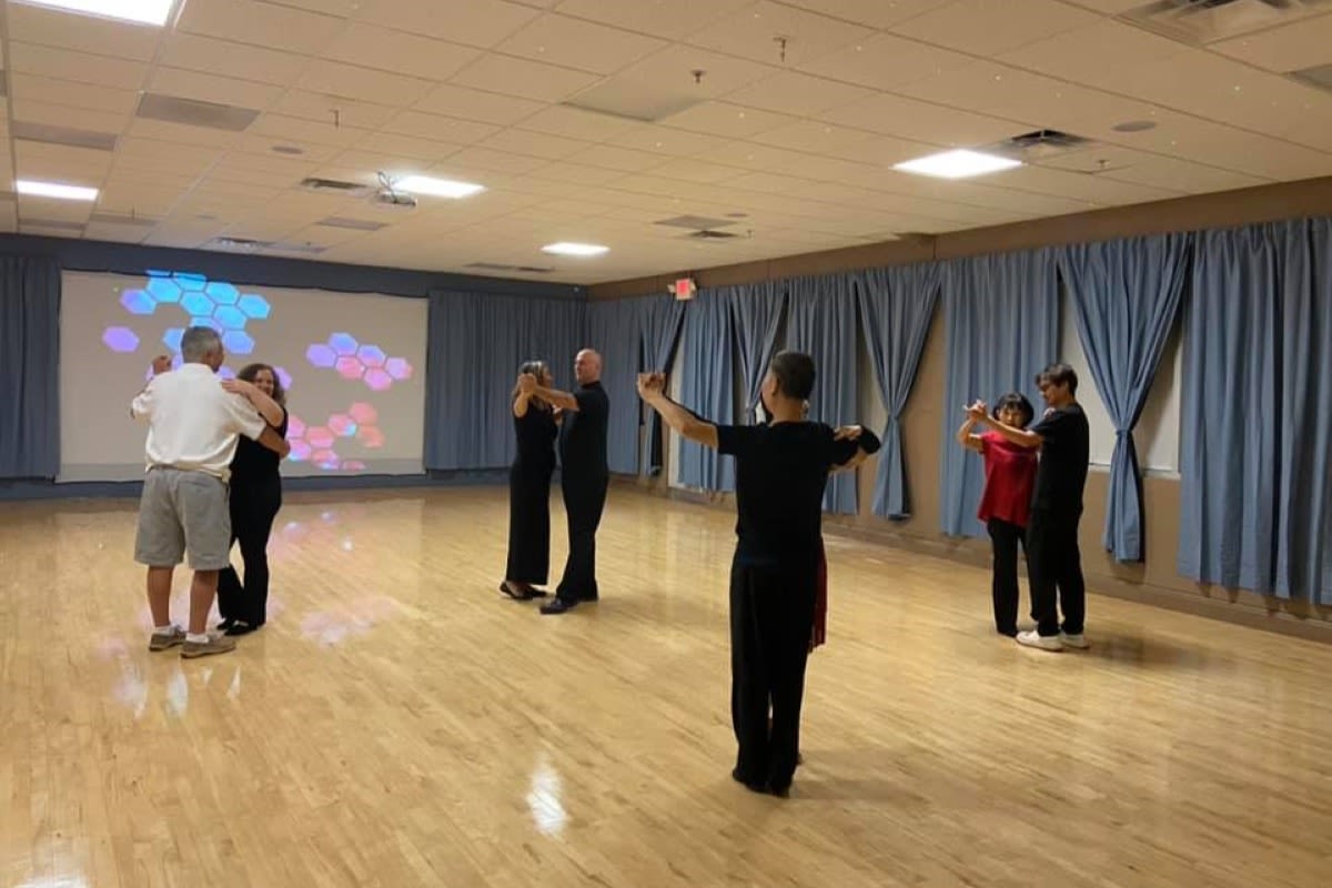 AZ FOOTHILLS DANCE: Lies Bewertungen und buche Kurse auf ClassPass