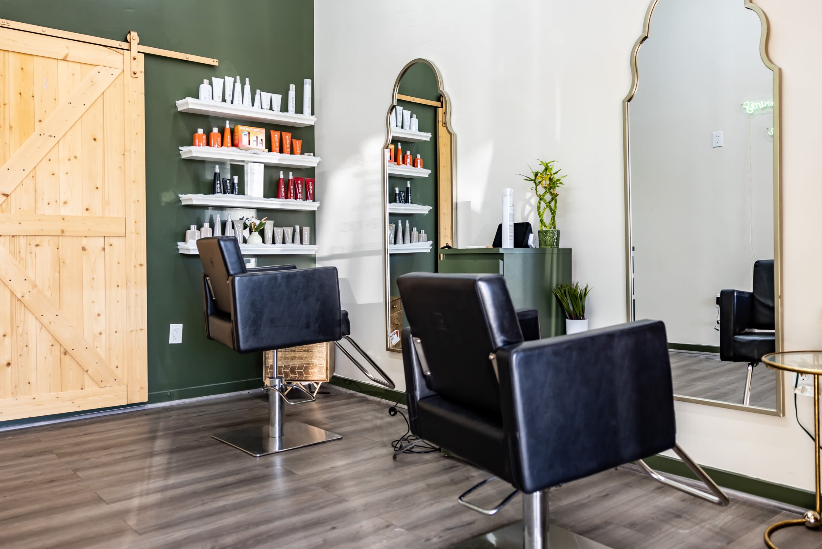 The Perfect Canvas Hair Salon: Read Reviews and Book Classes on ClassPass