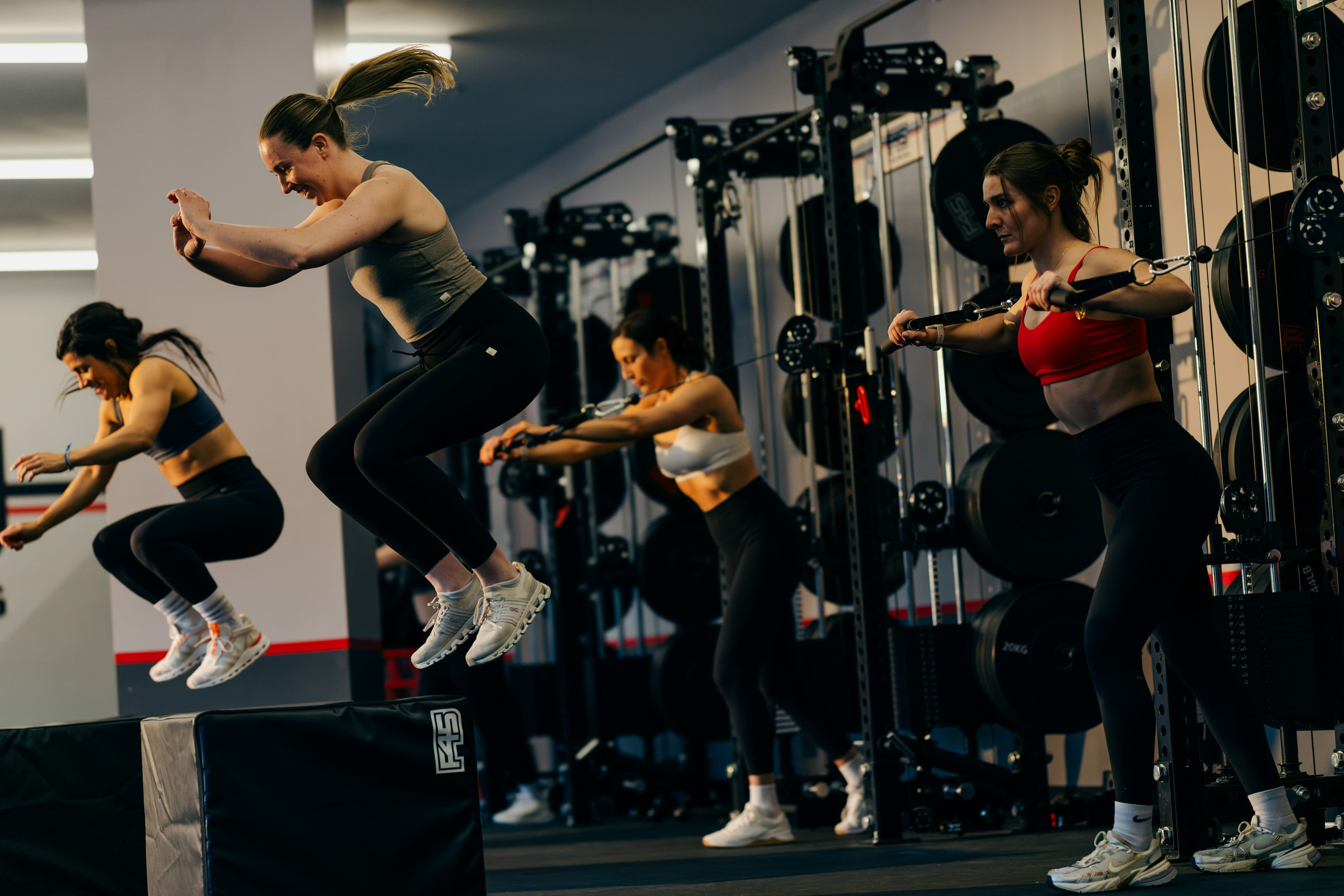 F45 Training - Dharmawangsa Squareのレビューを読み、ClassPassでクラスを予約する