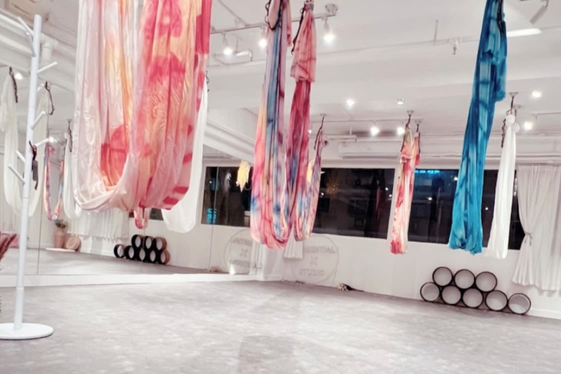 Essential Studio: lê avaliações e reserva aulas na ClassPass