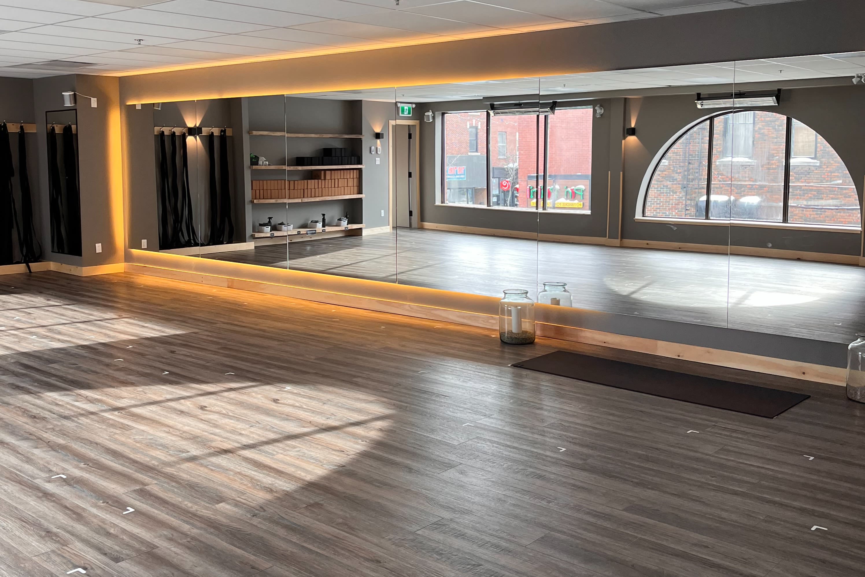Idolem Hot Yoga - Promenade Masson : Lire les avis et réserver des ...