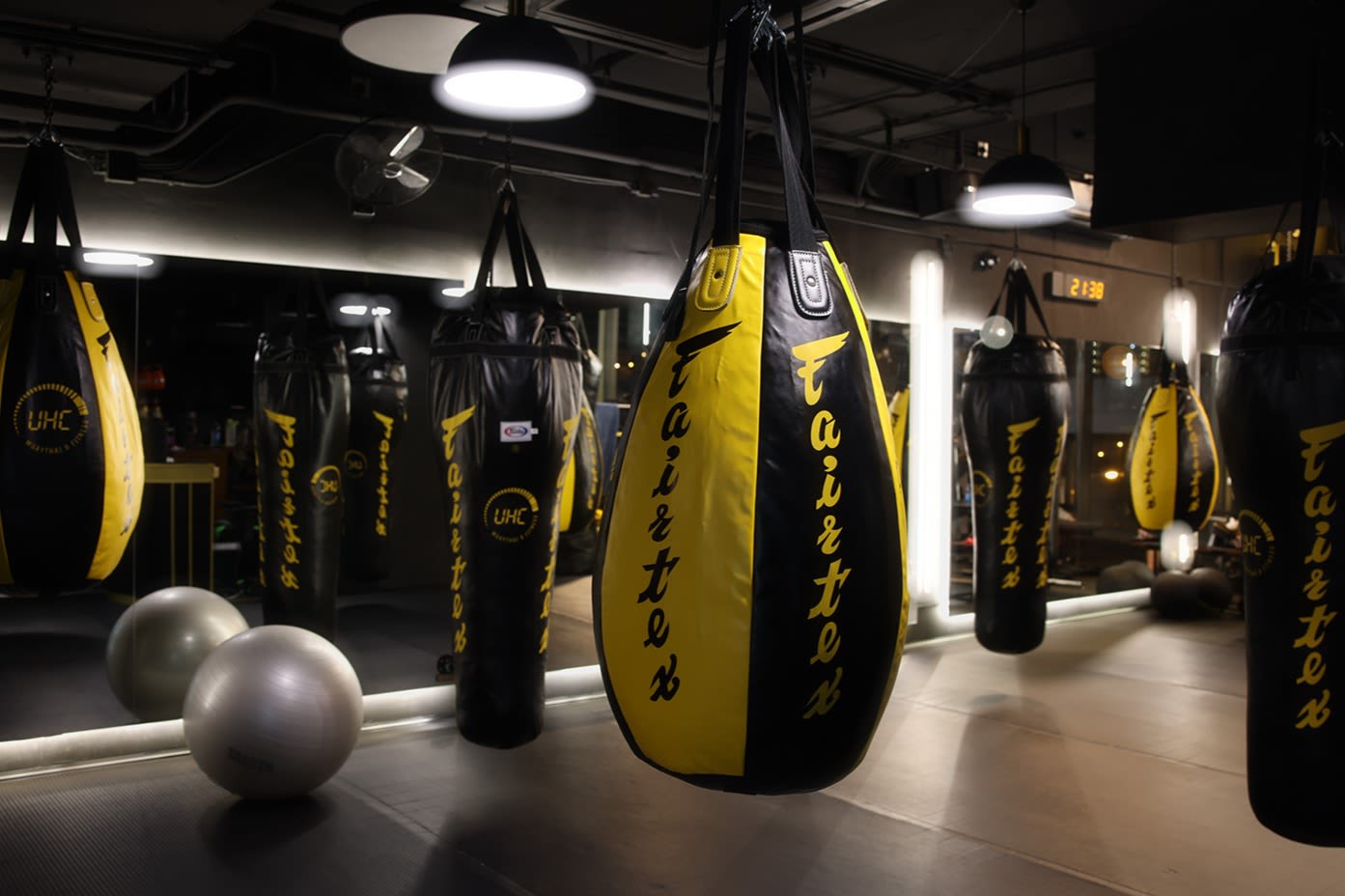 UHC Muaythai and Fitnessのレビューを読み、ClassPassでクラスを予約する