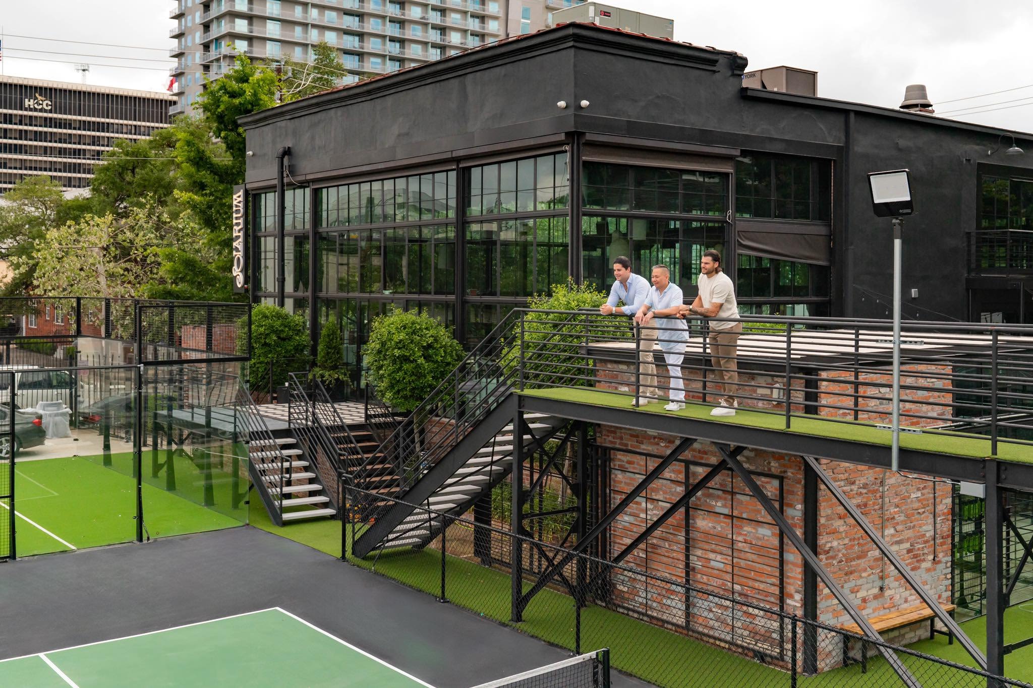 Solarium HTX : Lire les avis et réserver des cours sur ClassPass