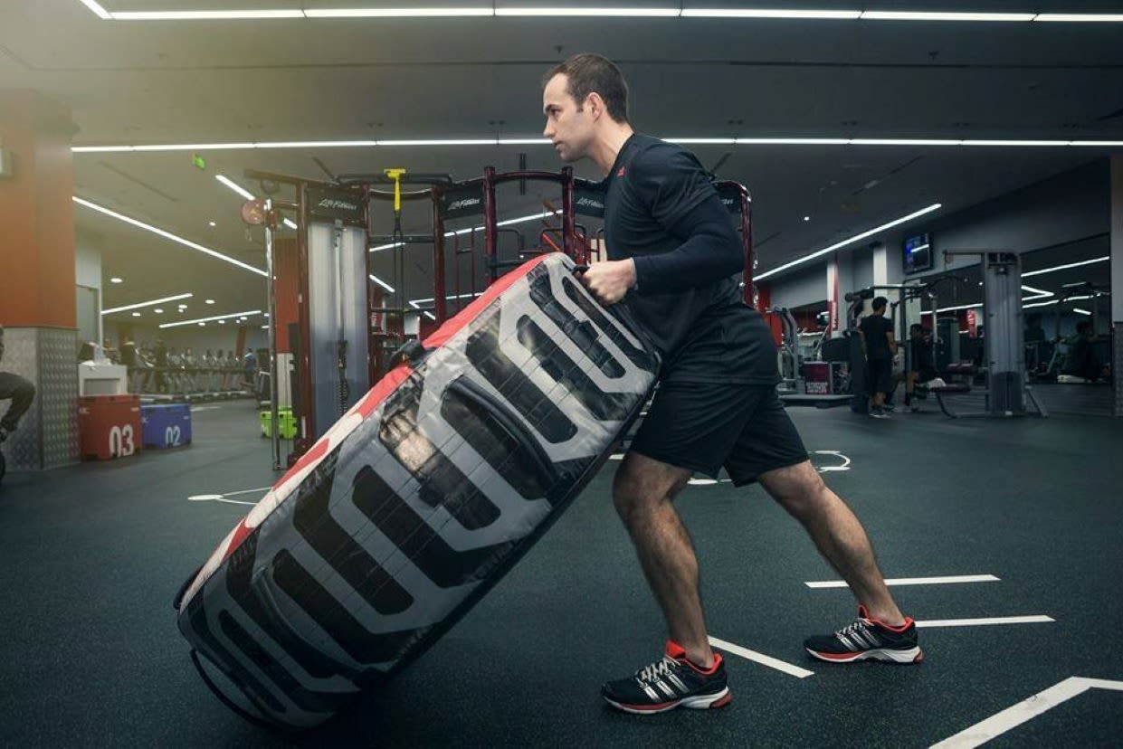 Fitness First - Arabian Ranches: lê avaliações e reserva aulas na ClassPass