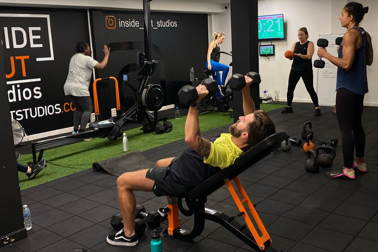 Inside Out Studios: Lies Bewertungen und buche Kurse auf ClassPass