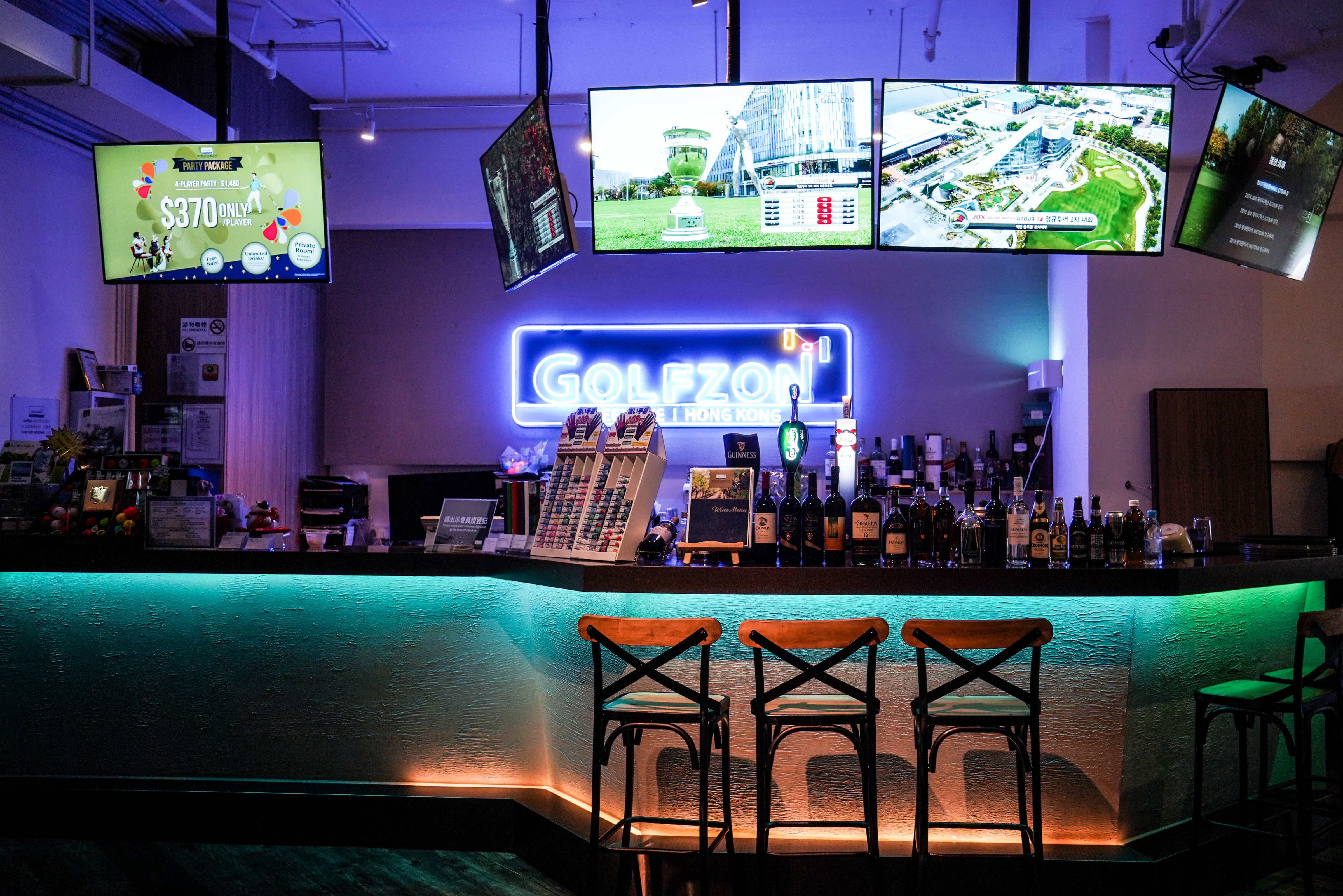 GOLFZON - Causeway Bayのレビューを読み、ClassPassでクラスを予約する